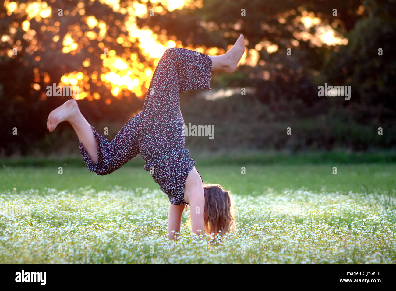Handstands hi-res stock photography and images - Alamy