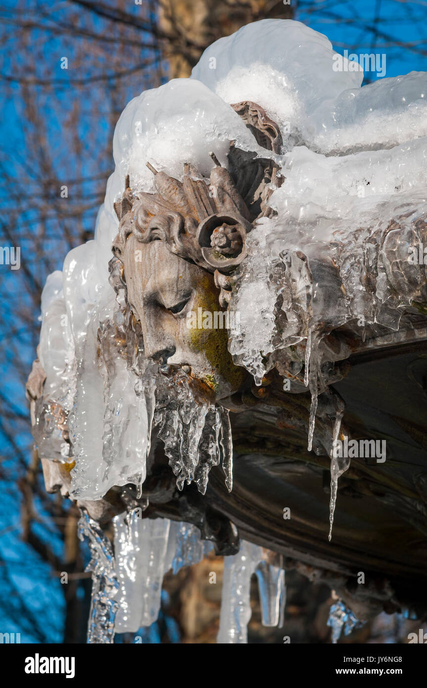 Ice sculpture of a female hi-res stock photography and images - Alamy