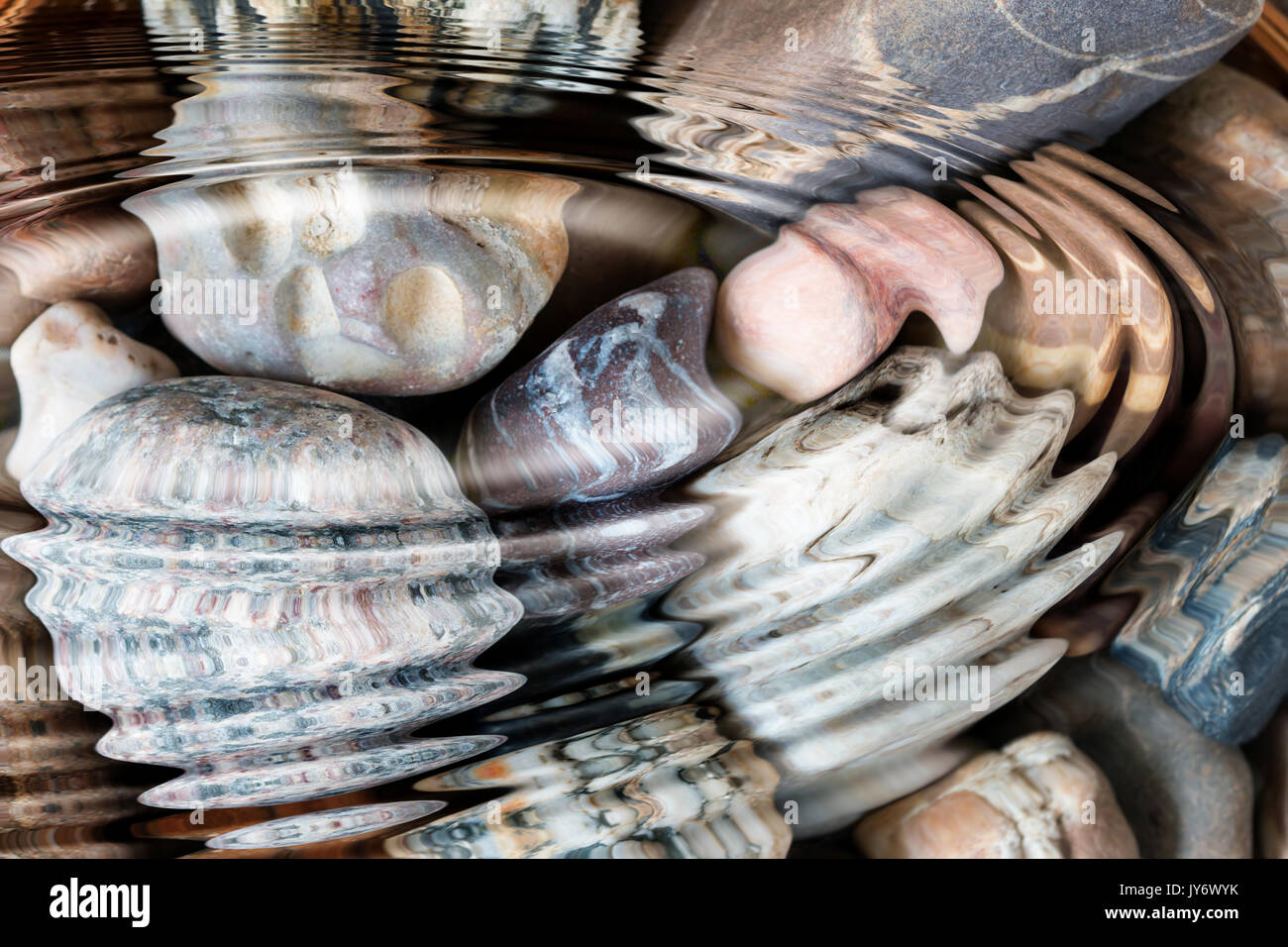 Pebble water ripples hi-res stock photography and images - Alamy