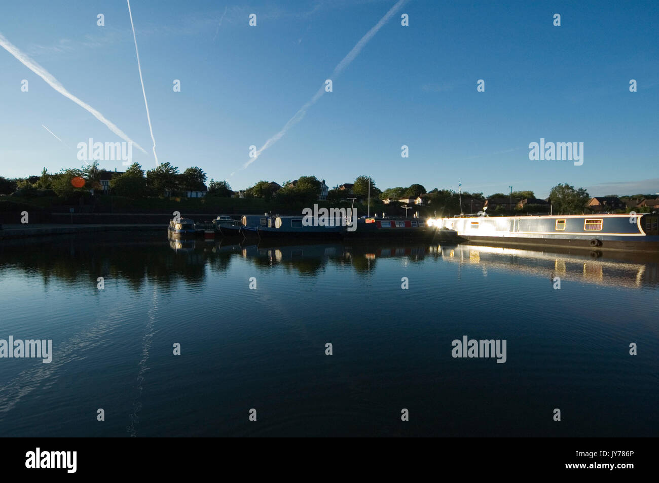 The waterline pub hi-res stock photography and images - Alamy