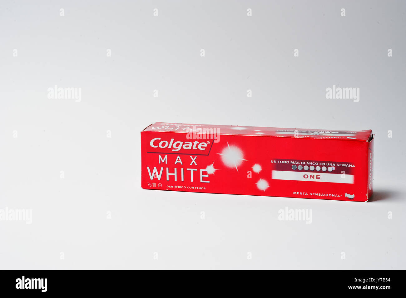 Colgate fresh gel toothpaste hi-res stock photography and images - Alamy