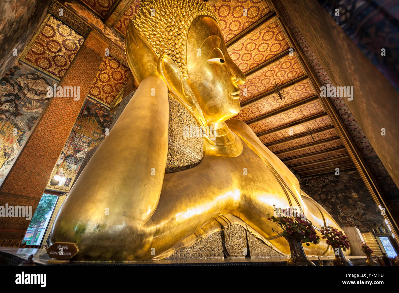 Phra Buddha Saiyas, the Reclining Buddha, Wat Pho Temple, Bangkok ...