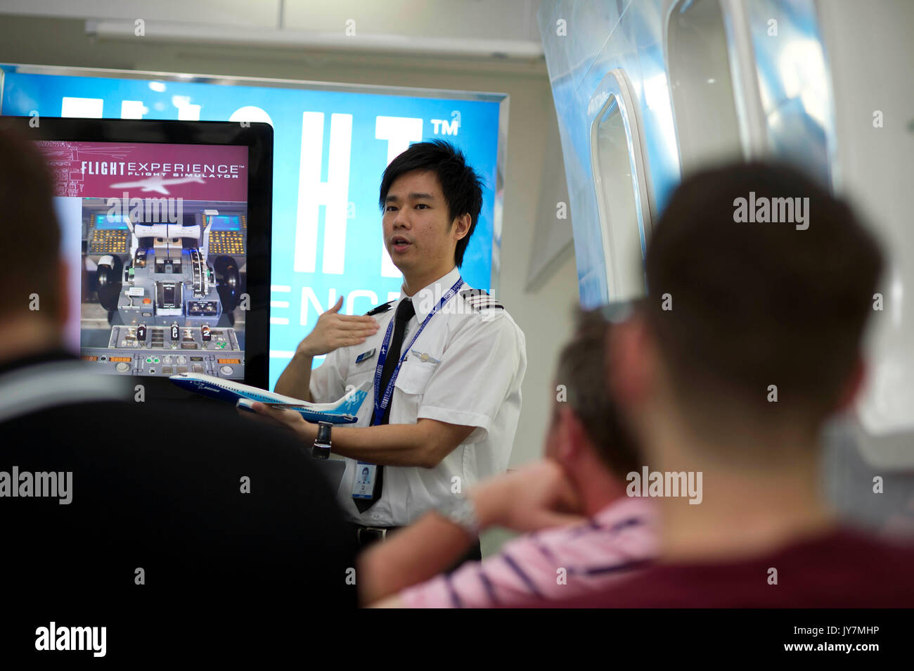 Boeing pilot simulator hi-res stock photography and images - Alamy