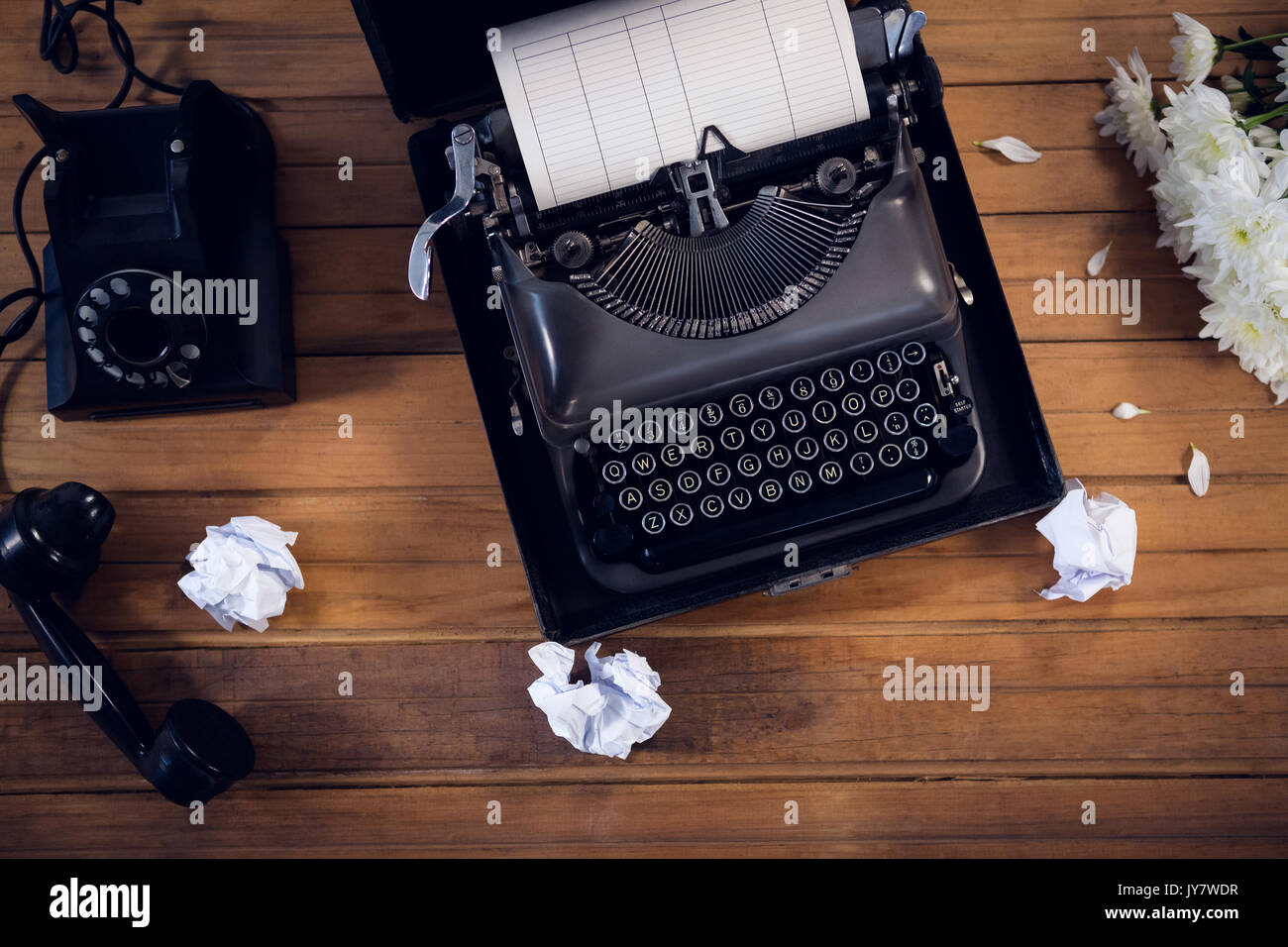 Overhead telephone line hi-res stock photography and images - Alamy