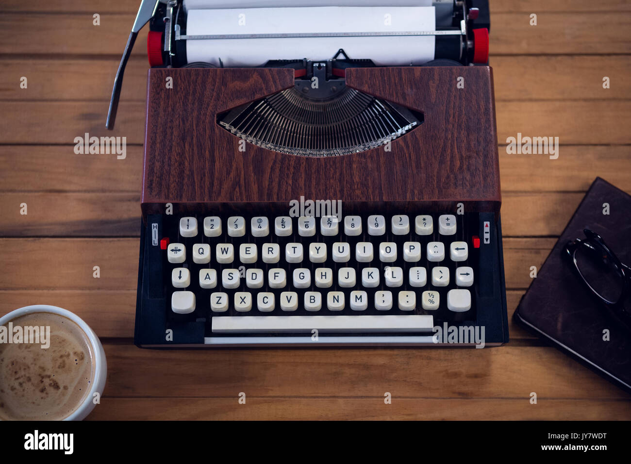 Typewriter keyboard close up shot hi-res stock photography and images ...