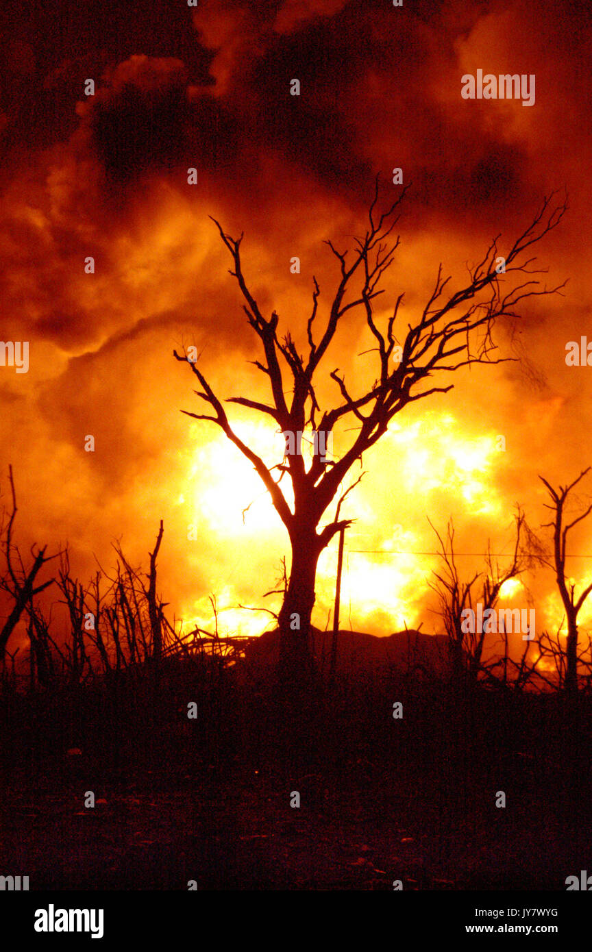 Fuel tanks terminal hi-res stock photography and images - Alamy