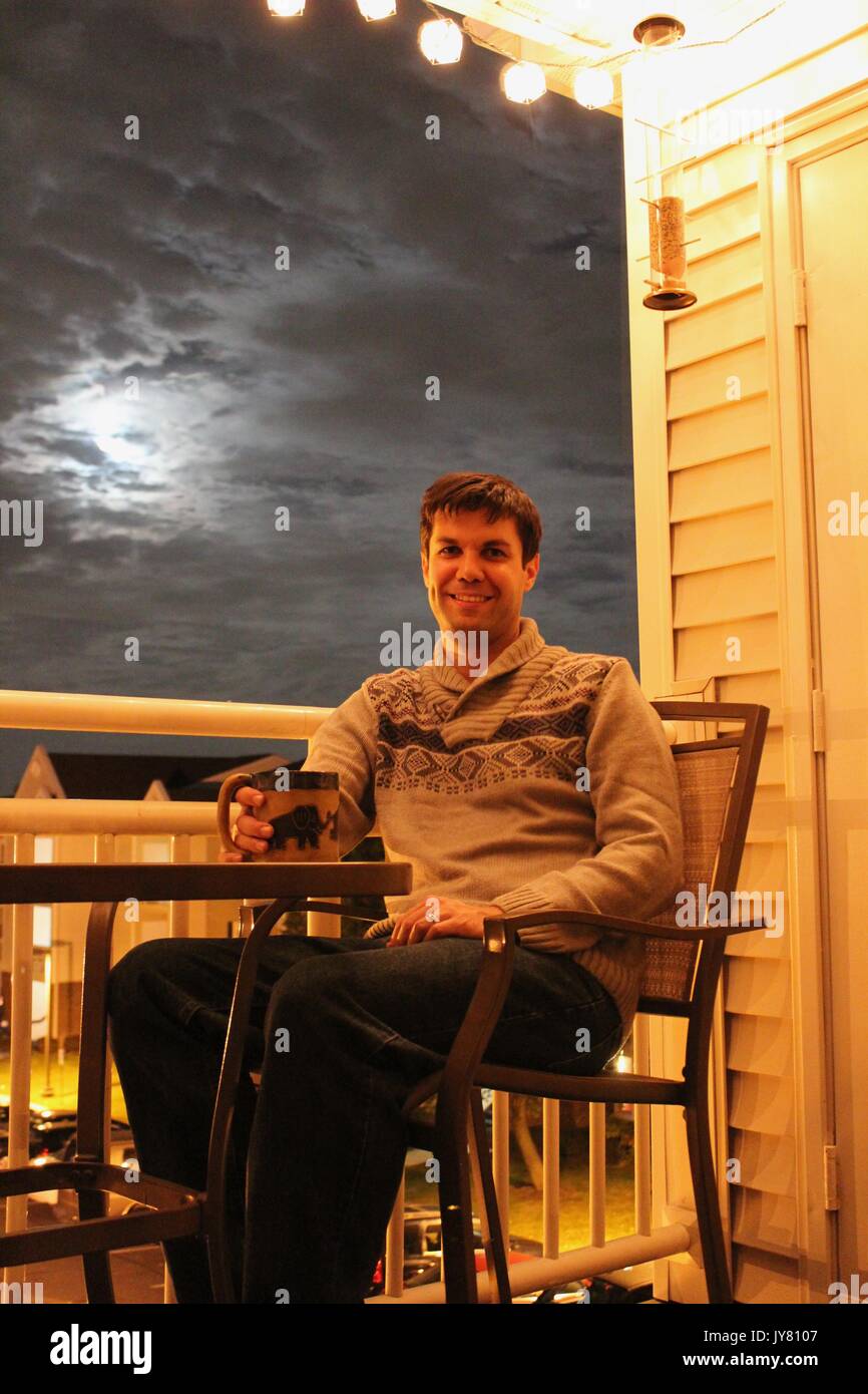 Man fall hi-res stock photography and images - Alamy