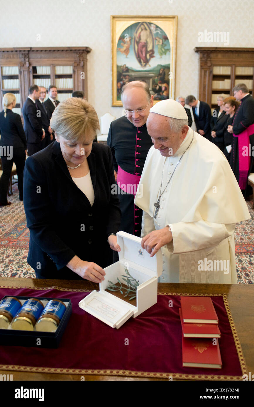 Angela Merkels visits Pope Francis at the Vatican Featuring: Angela ...