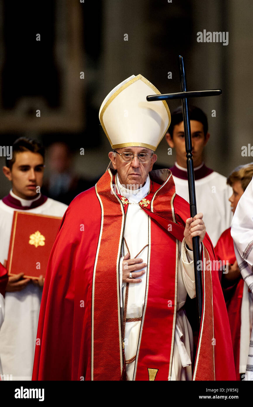 Pope Francis leads the funeral of Cardinal Ivan Dias at the altar of ...