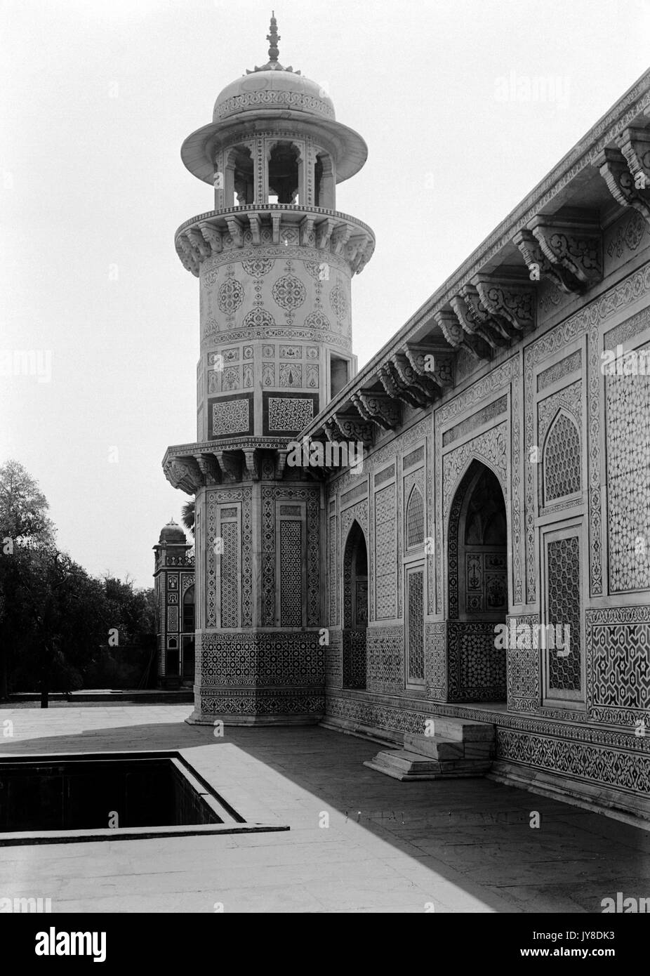 Indian railways partition hi-res stock photography and images - Alamy