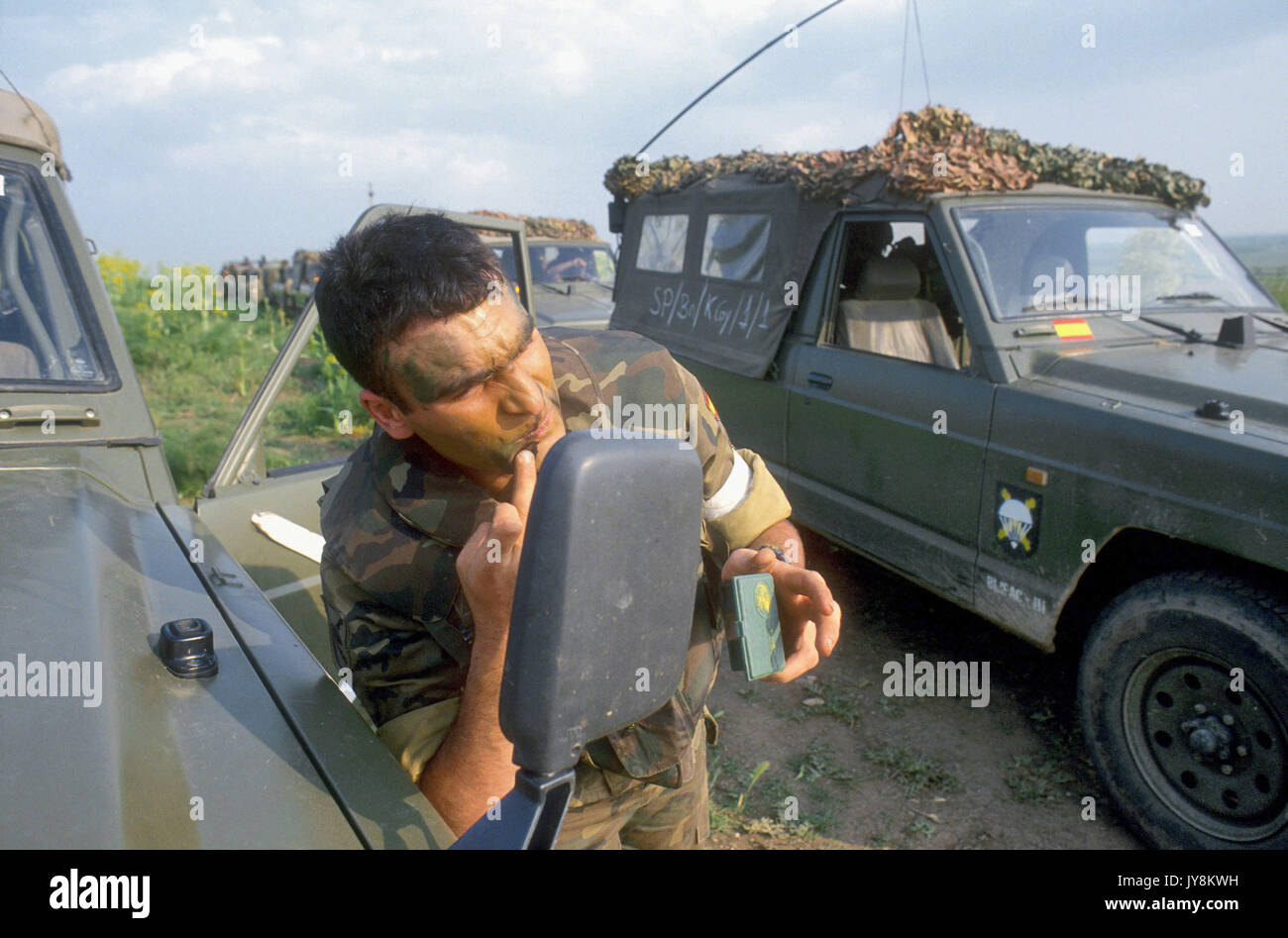 Paratrooper exercise hi-res stock photography and images - Alamy