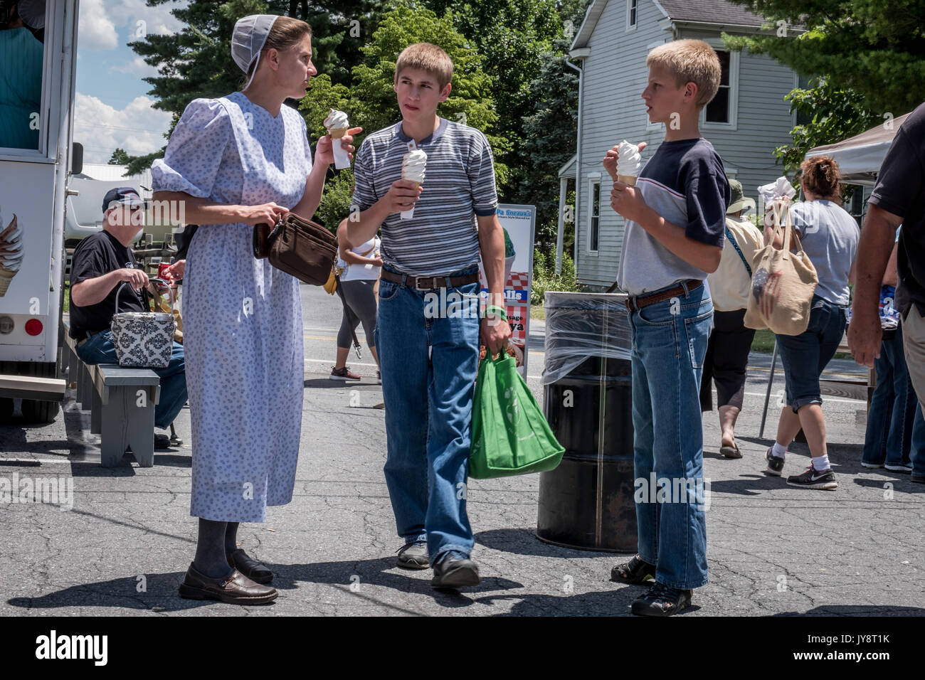 Mennonite woman High Resolution Stock Photography and Images - Alamy