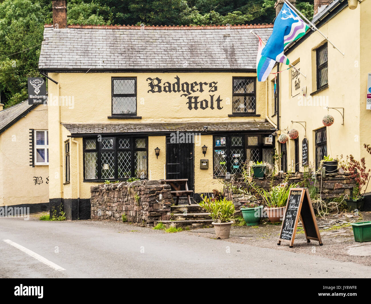 Name Of English Pub High Resolution Stock Photography and Images - Alamy