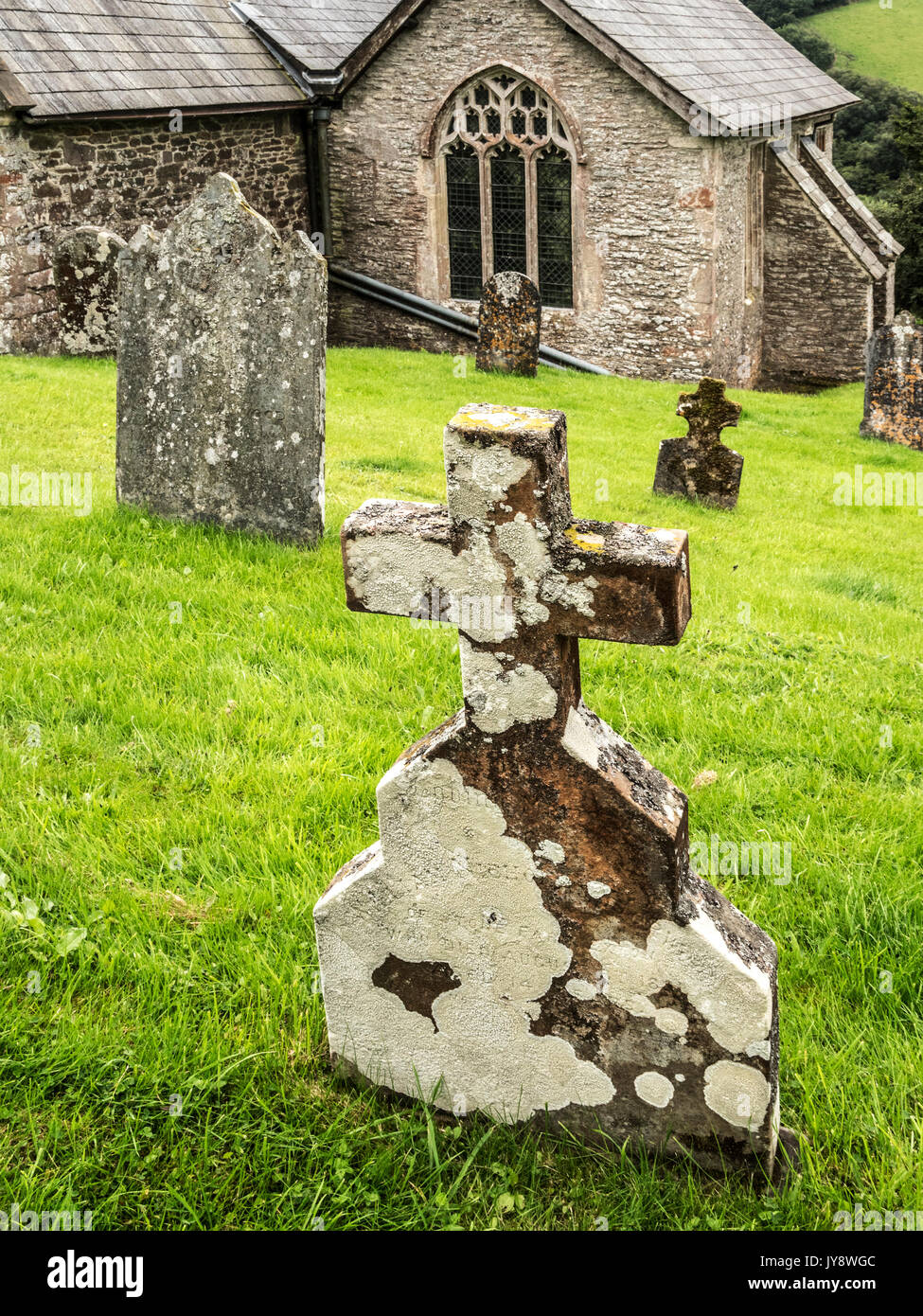 Old gravestone headstone hi-res stock photography and images - Alamy