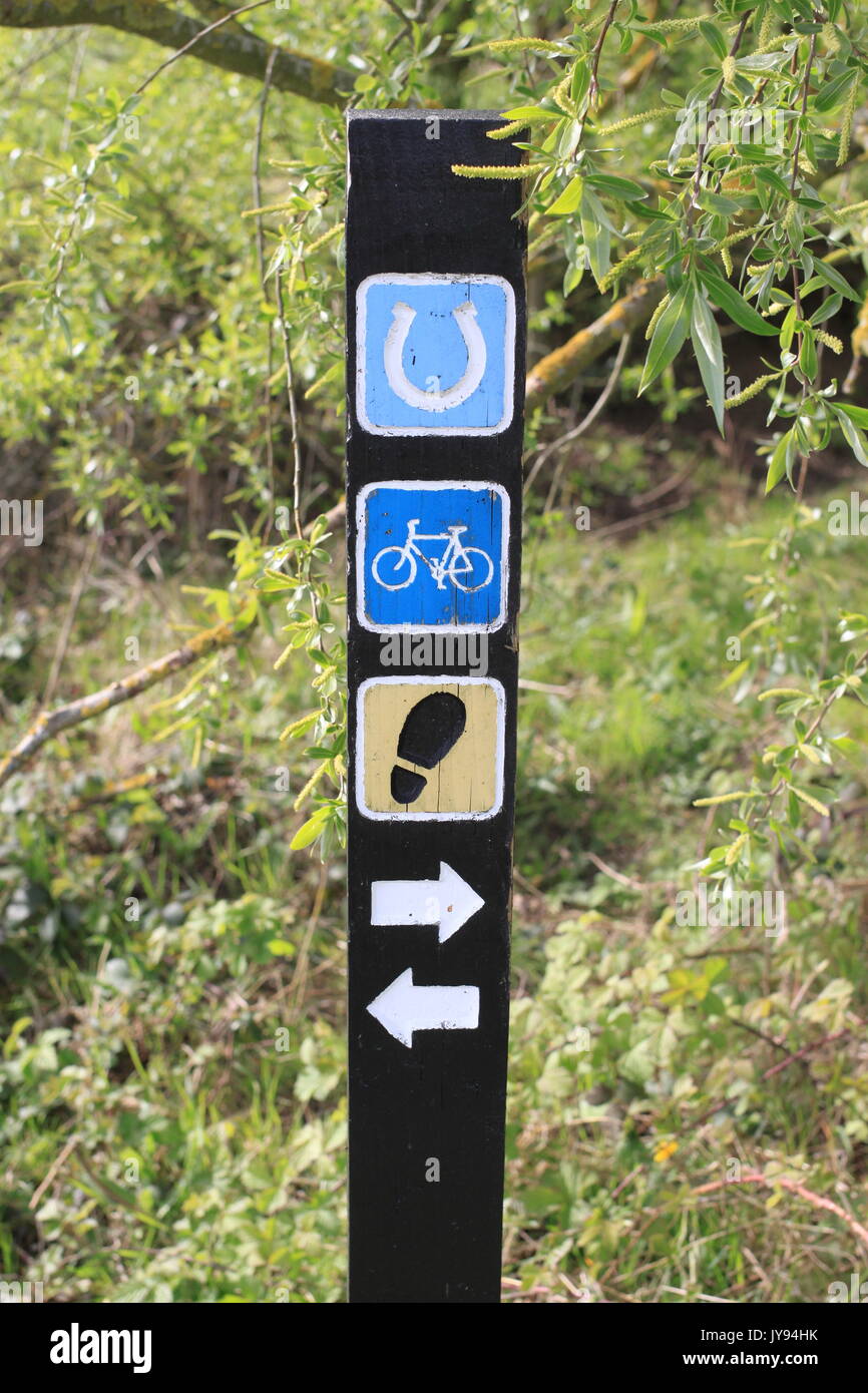 Sign national cycle network hi-res stock photography and images - Alamy