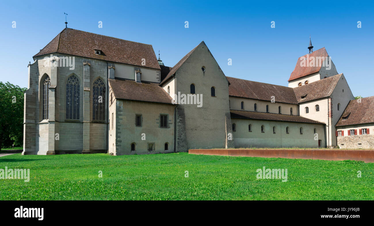 Monastic garden cathedral hi-res stock photography and images - Alamy