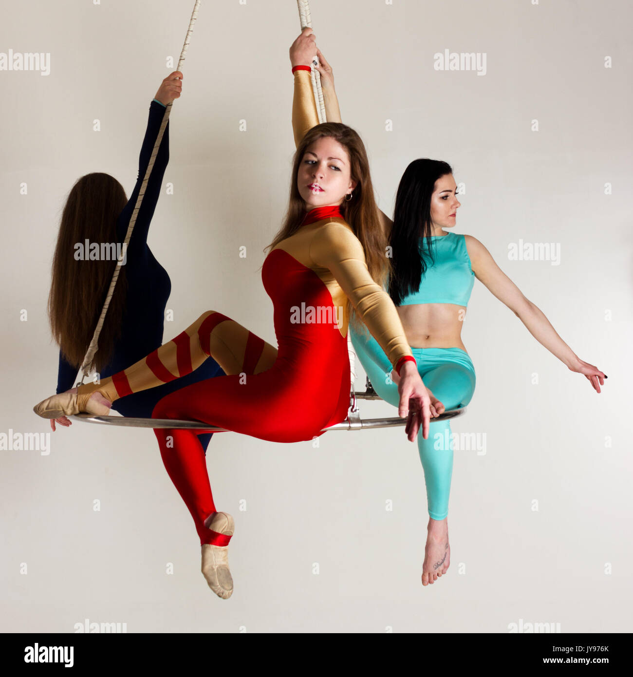 Aerial acrobat circus hi-res stock photography and images - Alamy