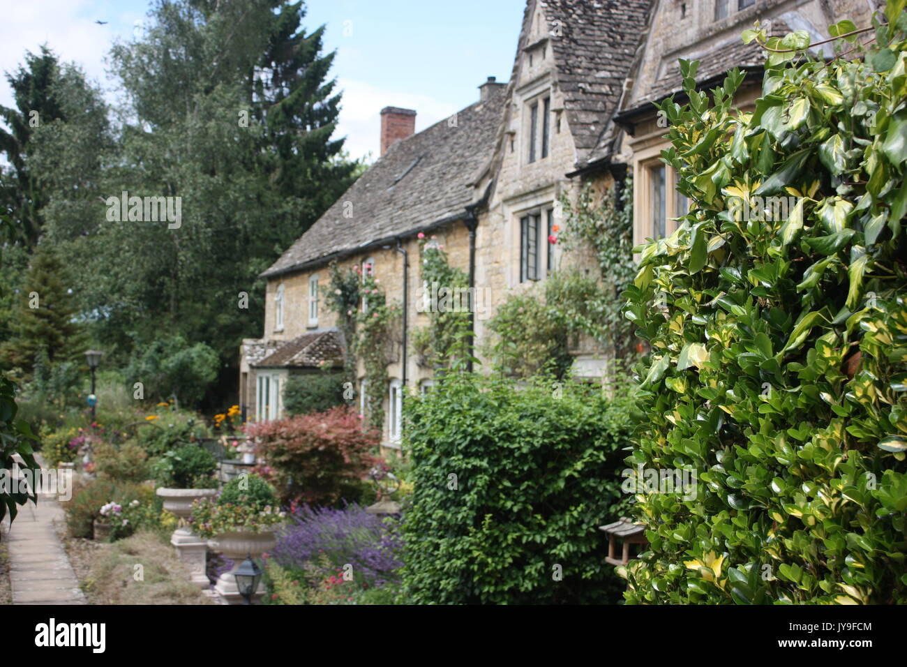 cottage in the cotswolds Stock Photo - Alamy
