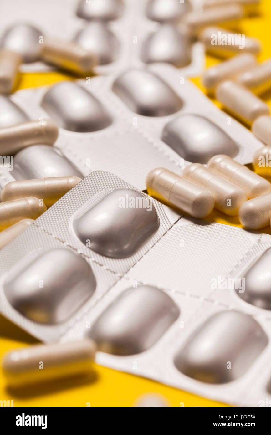 Blister drug pack of medical tablets Stock Photo - Alamy
