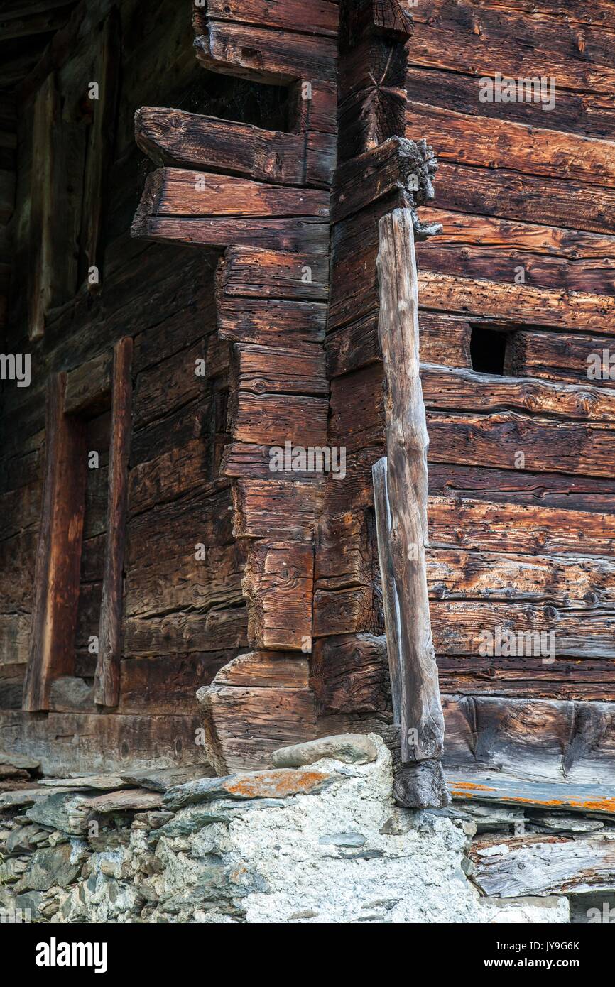 Detail of a typical hut. Val Febbraro, Vallespluga, Valchiavenna ...