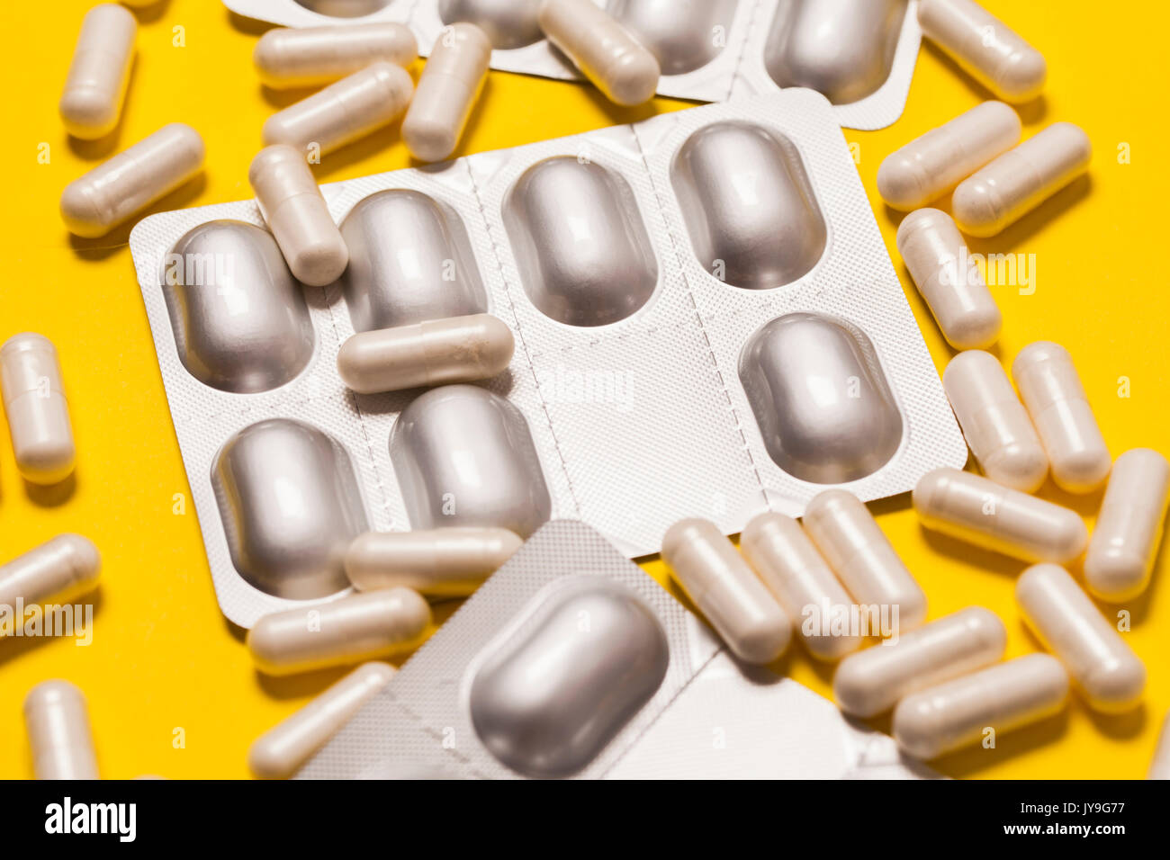 Blister drug pack of medical tablets Stock Photo - Alamy