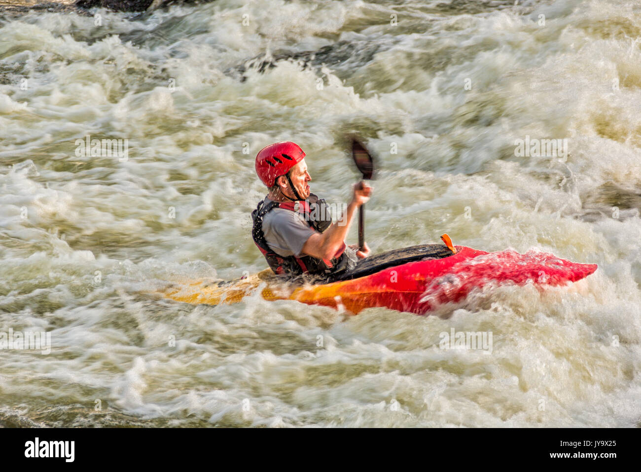 Whitewater kayaking hi-res stock photography and images - Alamy