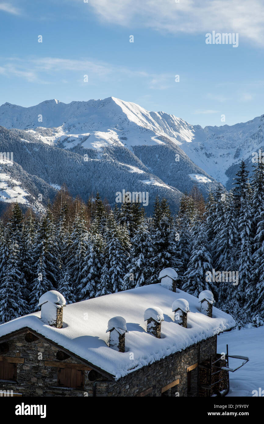 Snow covered hut and woods with Mount Lago in background Tagliate Di ...