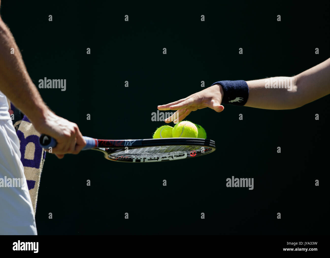 Wimbledon ball girl hi-res stock photography and images - Alamy