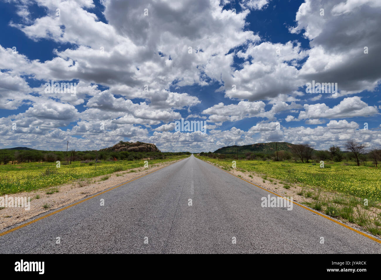 Tarred Road Stock Photos & Tarred Road Stock Images - Alamy