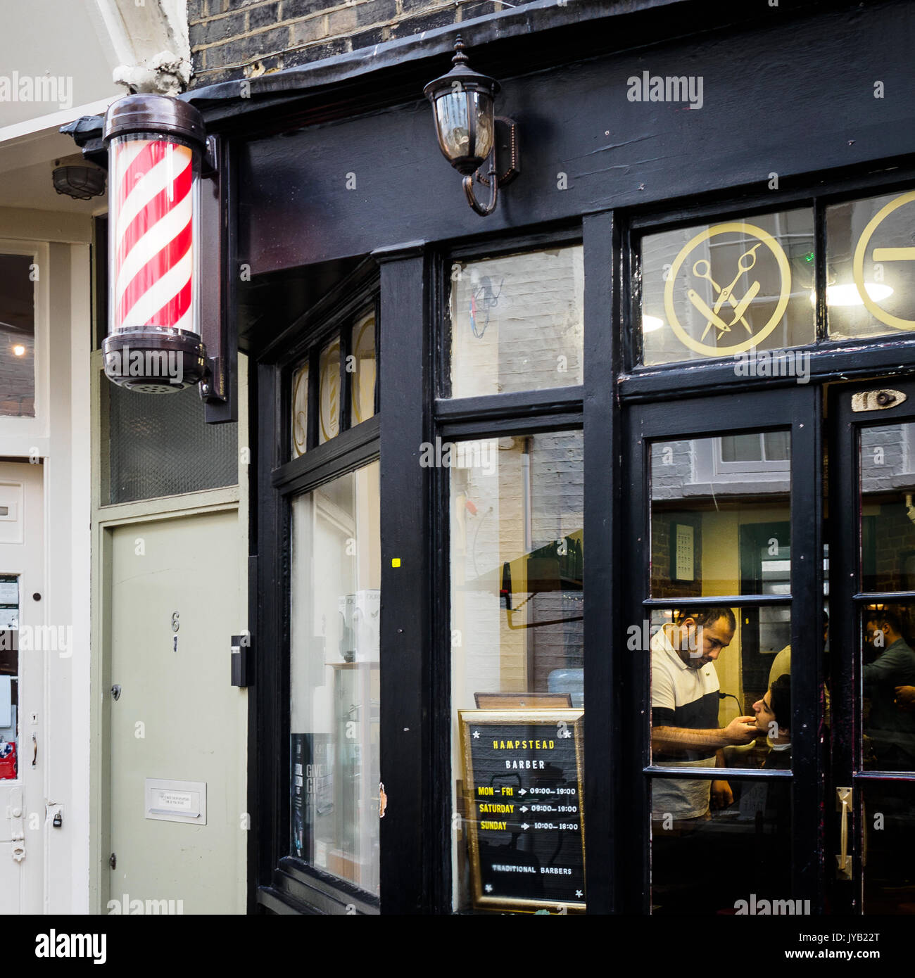 Barber shop salon hi-res stock photography and images - Alamy