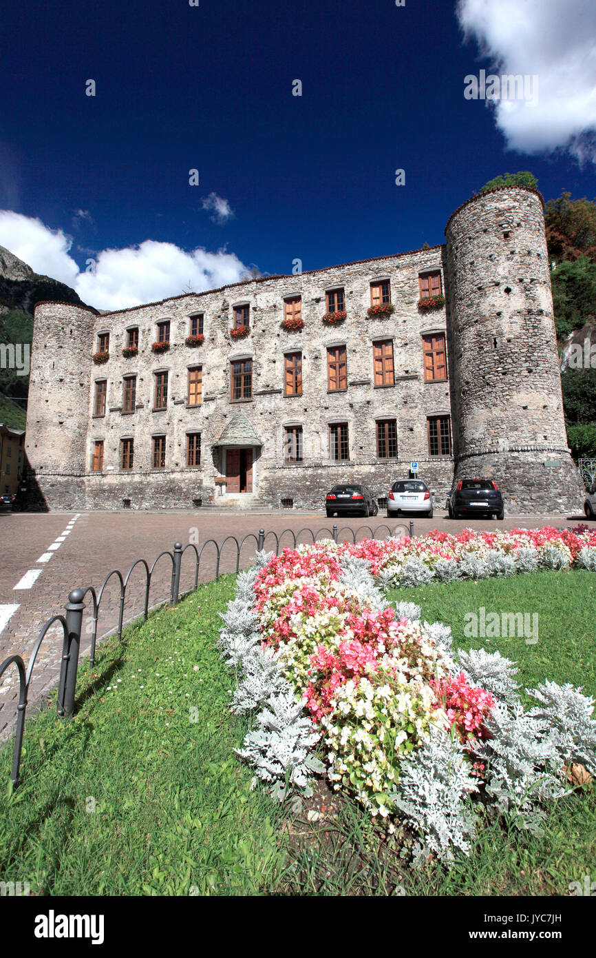 The impressive facade of Castle Balbiani. Piazza Castello. Chiavenna ...