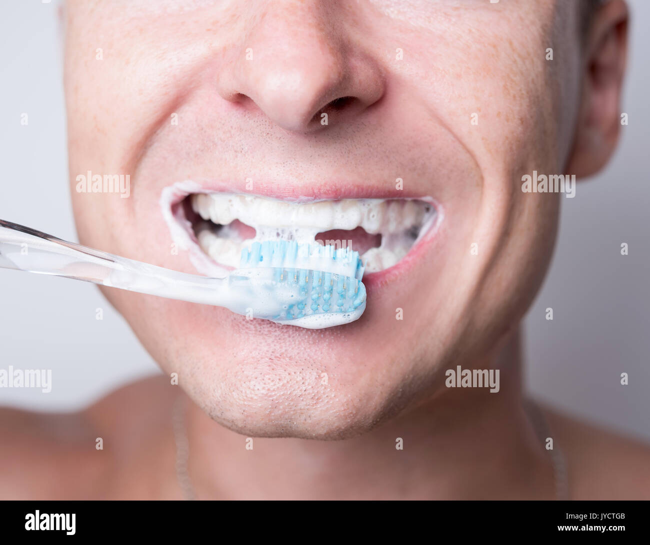 Perfect male teeth hi-res stock photography and images - Alamy