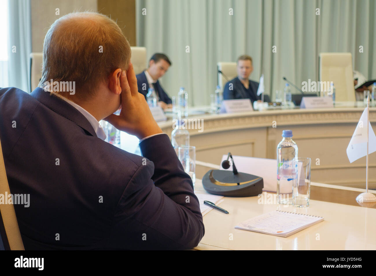 Round Meeting Table High Resolution Stock Photography and Images - Alamy