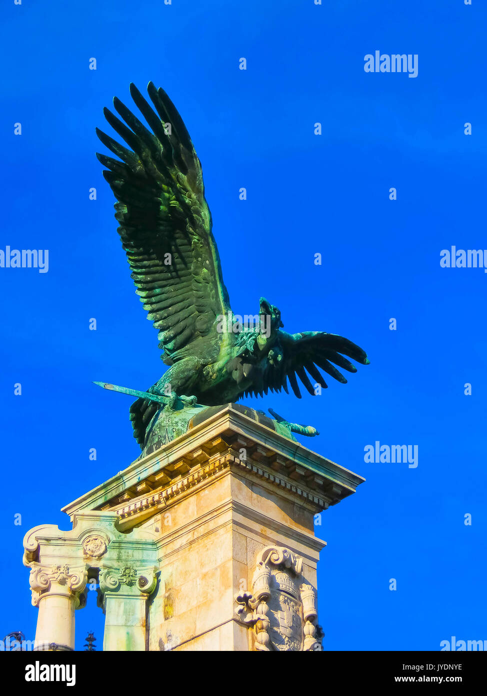 Bronze eagle statue at Buda Castle Gate in Budapest Stock Photo - Alamy