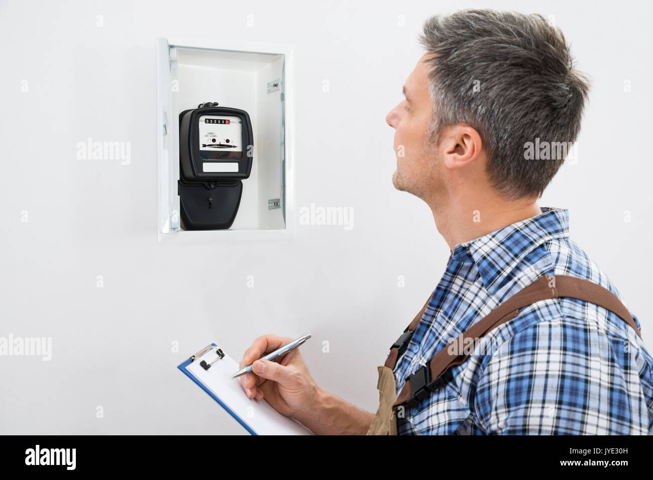 Reading check hi-res stock photography and images - Alamy