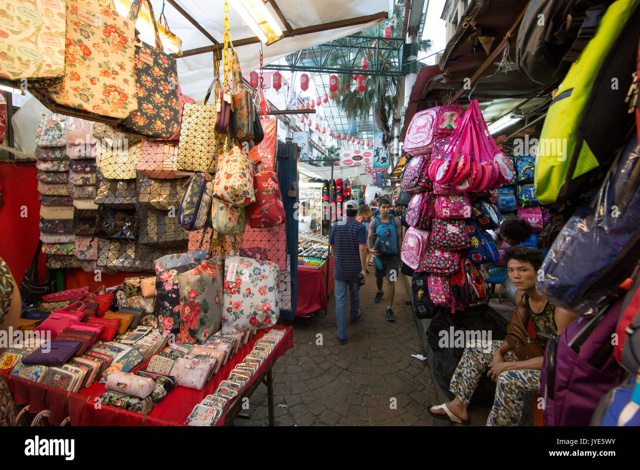 Souvenir stalls on Jalan Petaling in Chinatown Stock Photo - Alamy