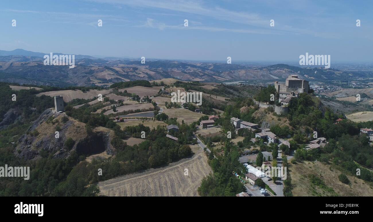 Rossena castle, Reggio Emilia, Italy Stock Photo - Alamy
