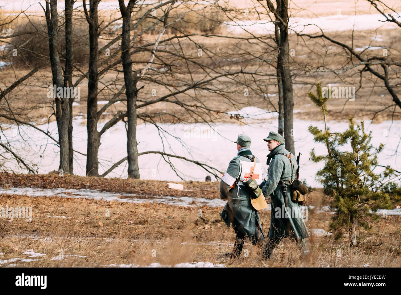 Ww2 medical orderly hi-res stock photography and images - Alamy