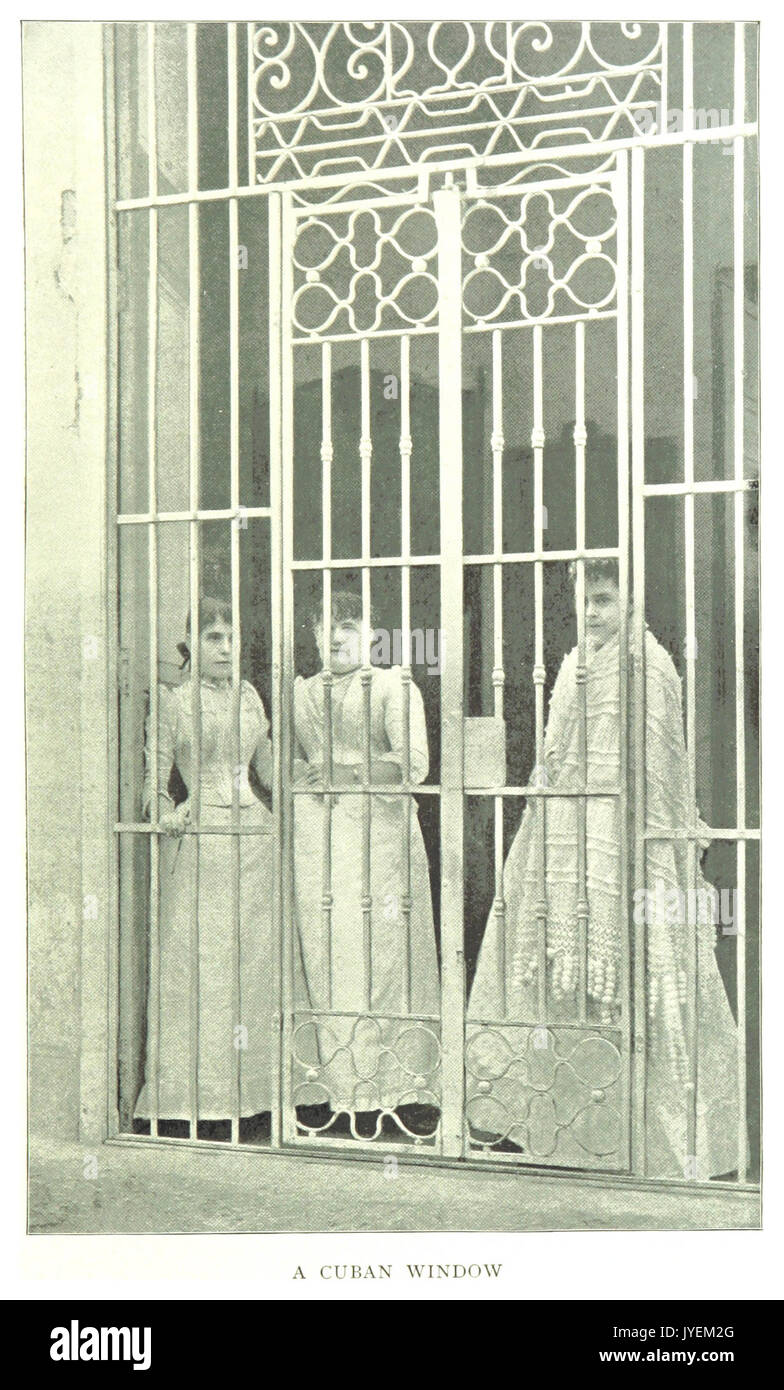 Colonial era window hi-res stock photography and images - Alamy