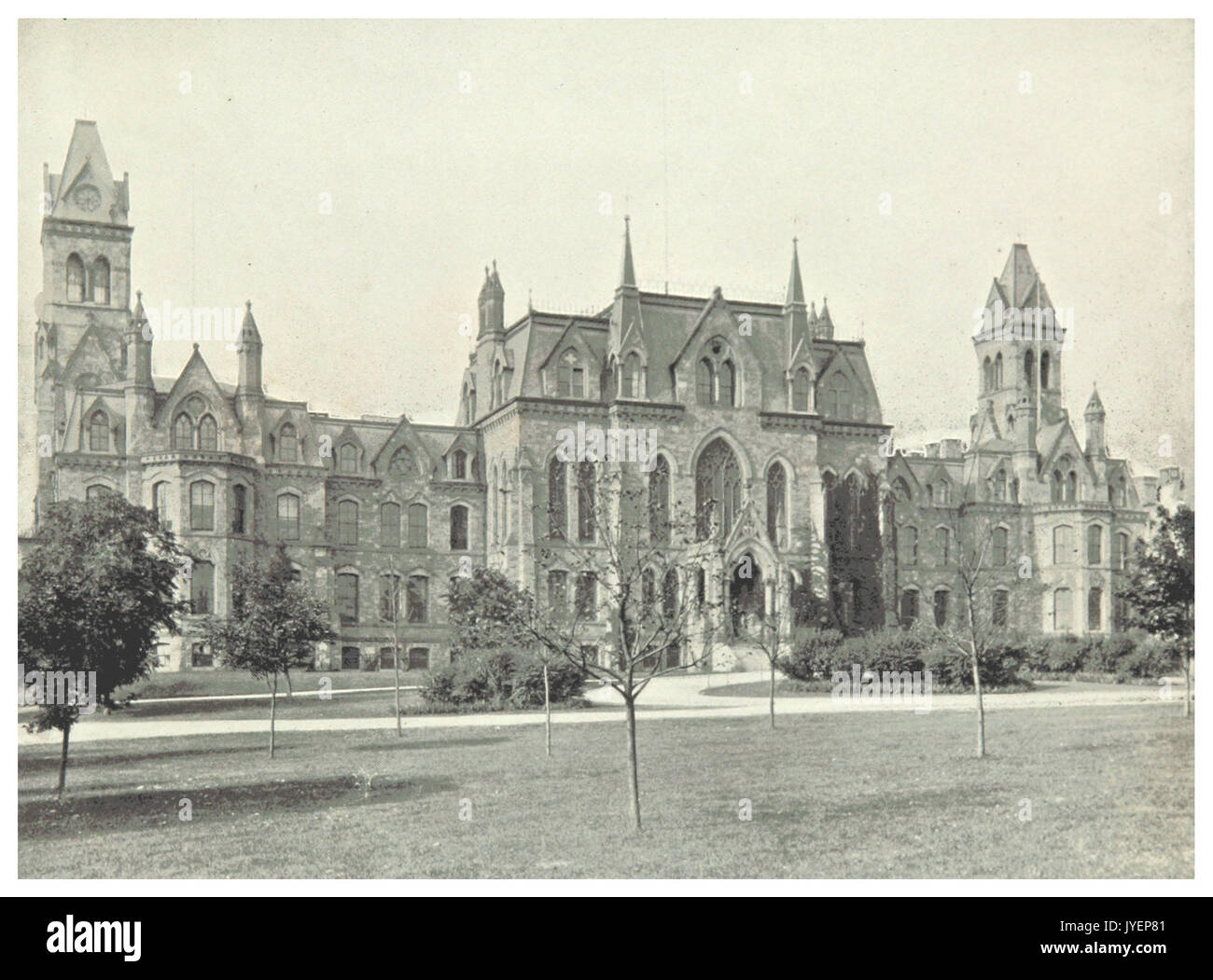 University of pennsylvania college hall hi-res stock photography and ...