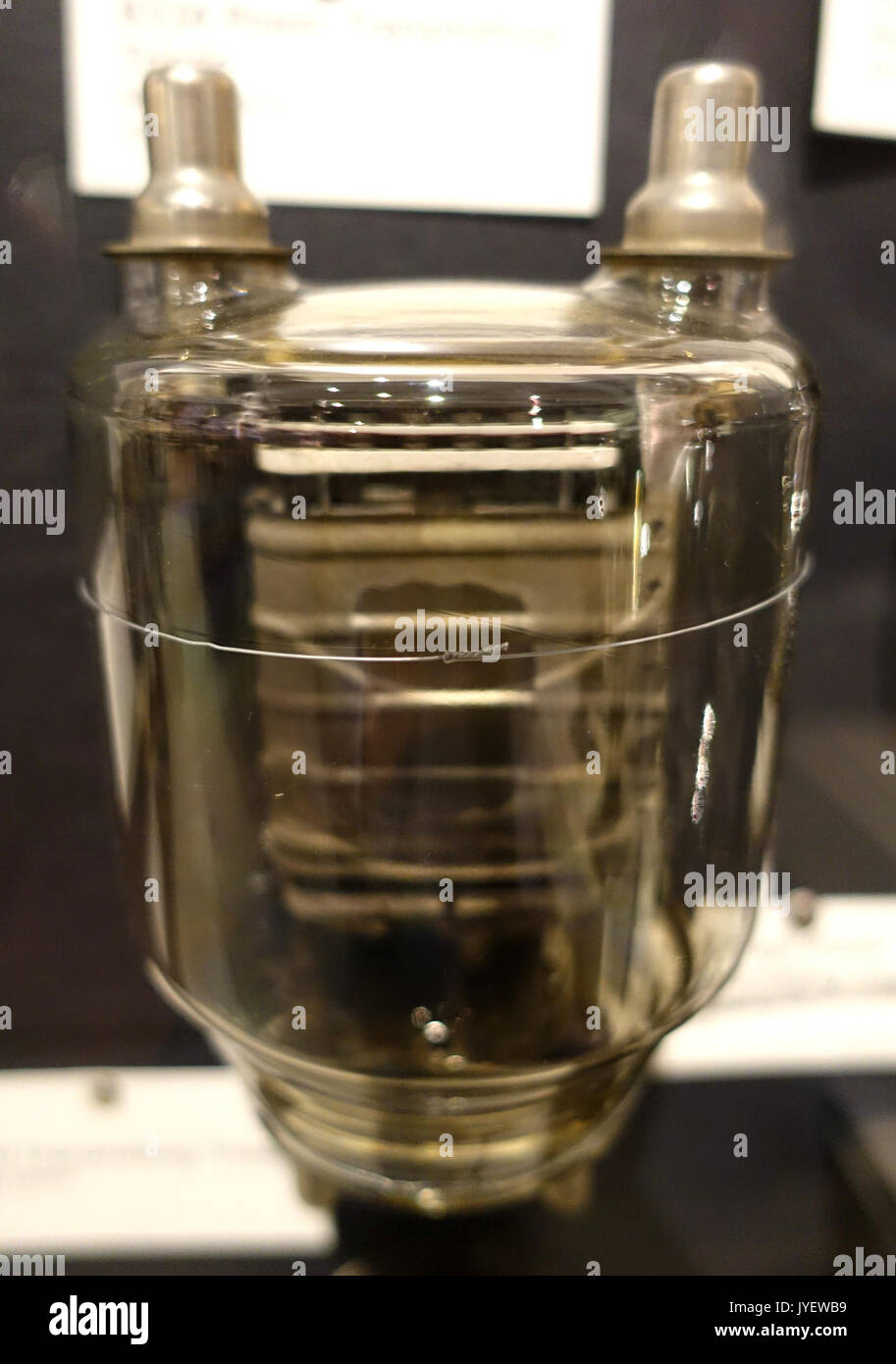 833A Power Transmitting Triode, RCA, 1940 National Electronics Museum ...