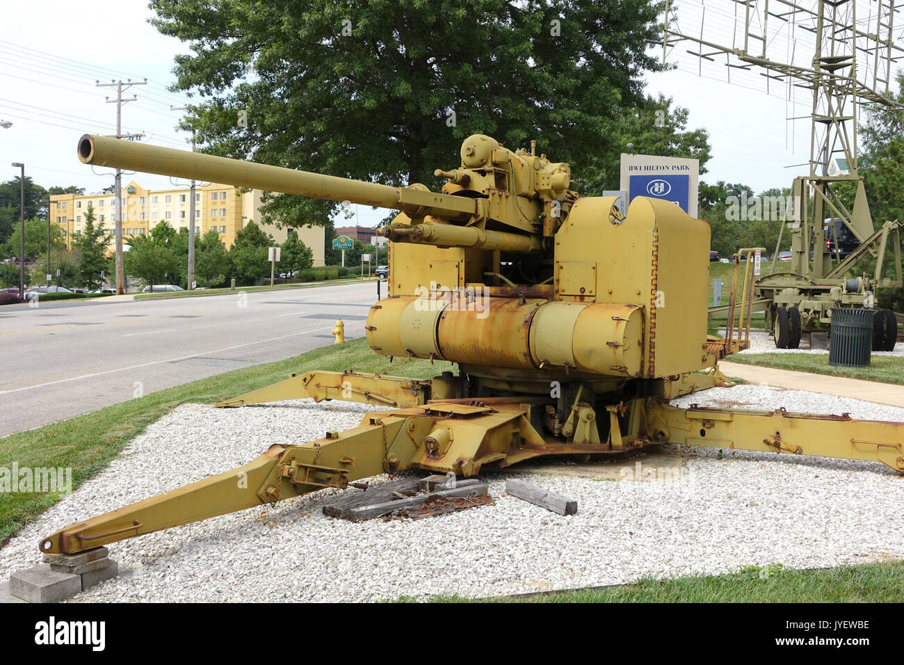 90mm gun hi-res stock photography and images - Alamy