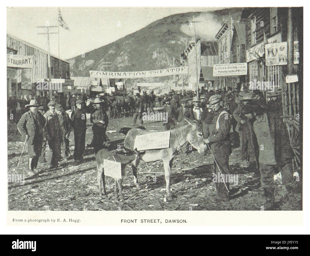 1800s urban street Cut Out Stock Images & Pictures - Alamy