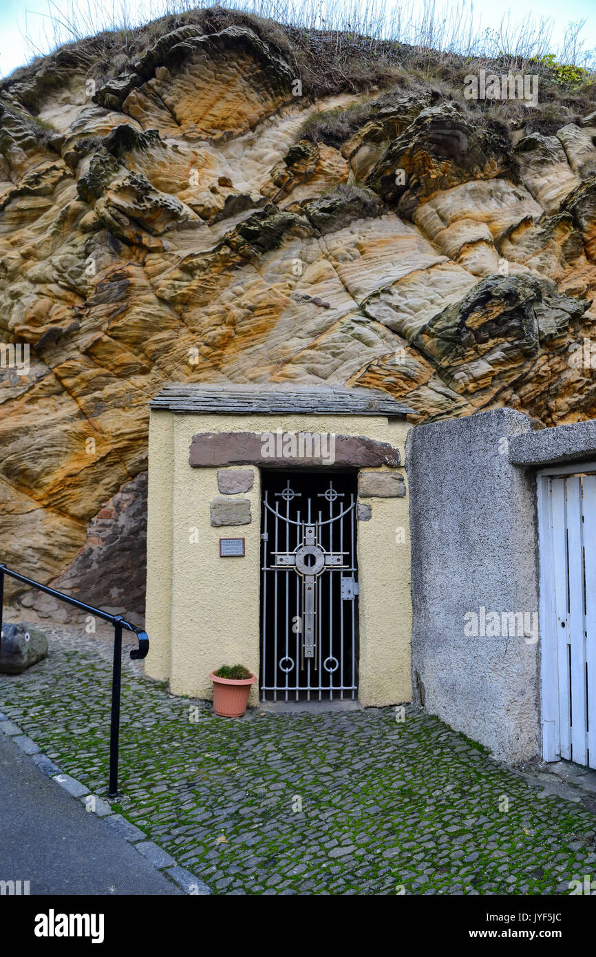 Cave fife pittenweem hi-res stock photography and images - Alamy