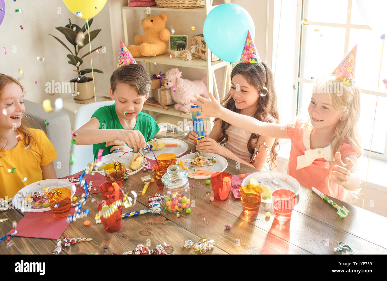 Confetti burst people hi-res stock photography and images - Alamy