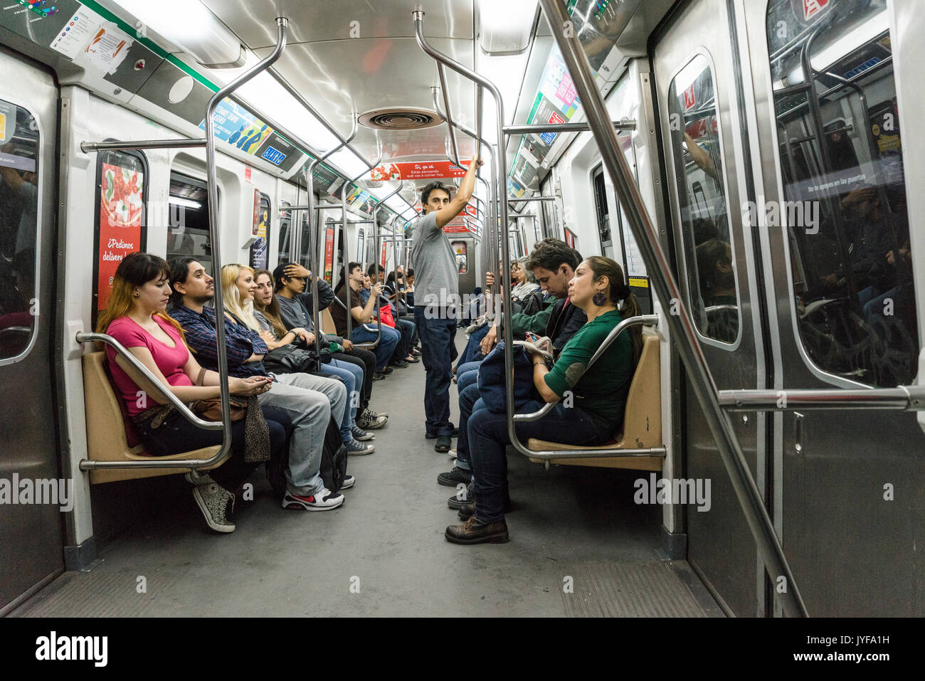 Subte subte linea d hi-res stock photography and images - Alamy