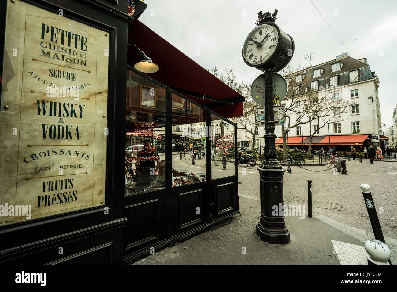 Place de la Contrescarpe, Paris, France Stock Photo - Alamy
