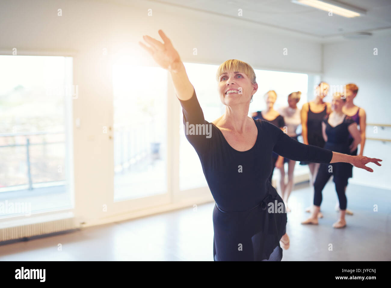 Adult dance class ballet hi-res stock photography and images - Alamy