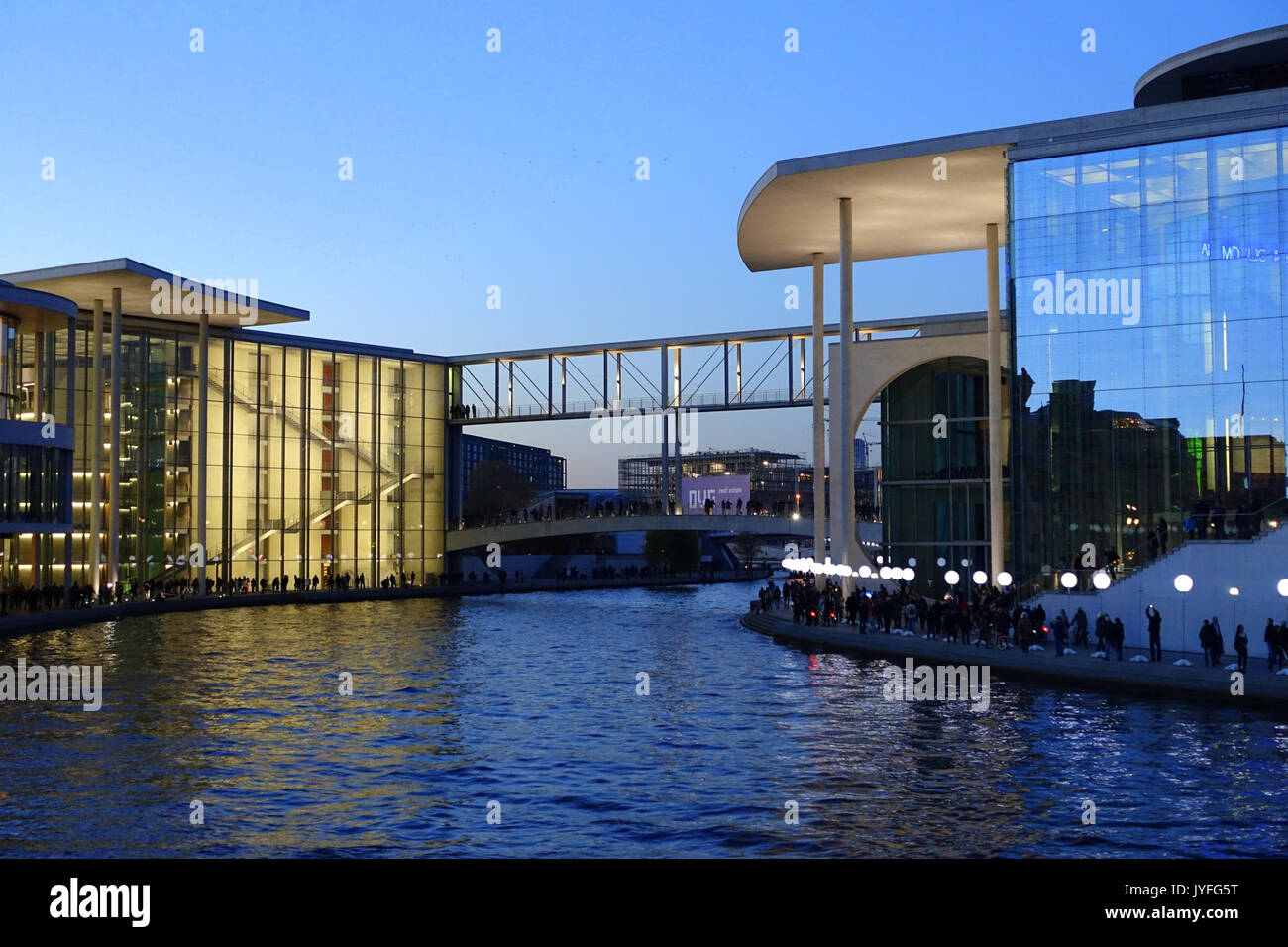 Fall berlin wall illustration hi-res stock photography and images - Alamy