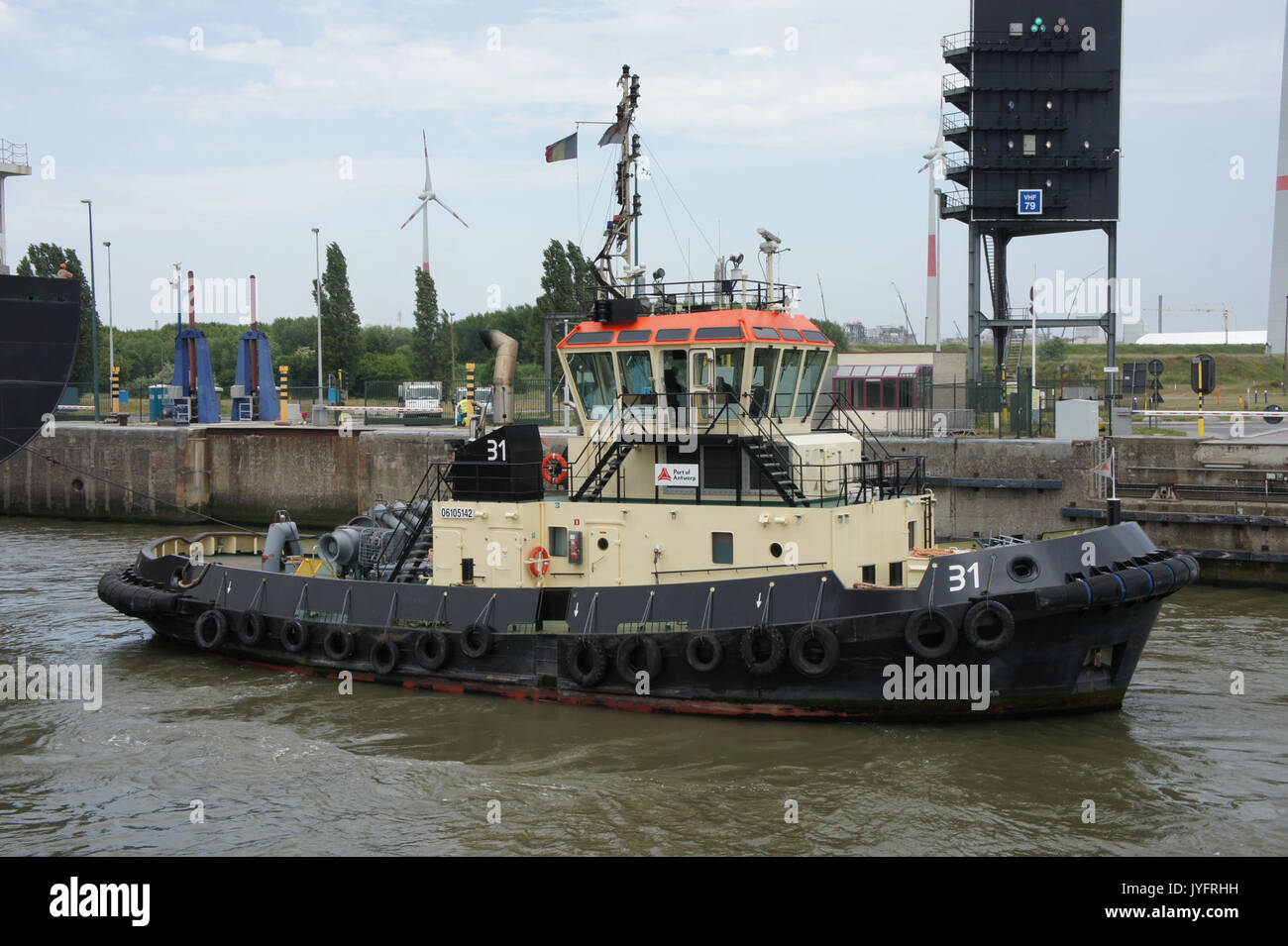 31 tugboat IMO 9684031 ENI 06105142, Zandvliet sluis, Port of Antwerp ...